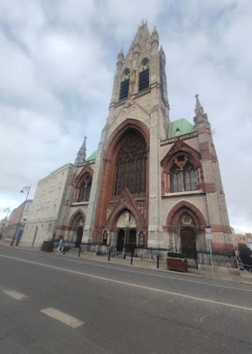 Gardaí investigate discovery of body on Dublin street