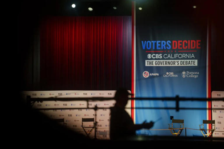 Panicked California Democrats are pushing a risky strategy: Wait till ...