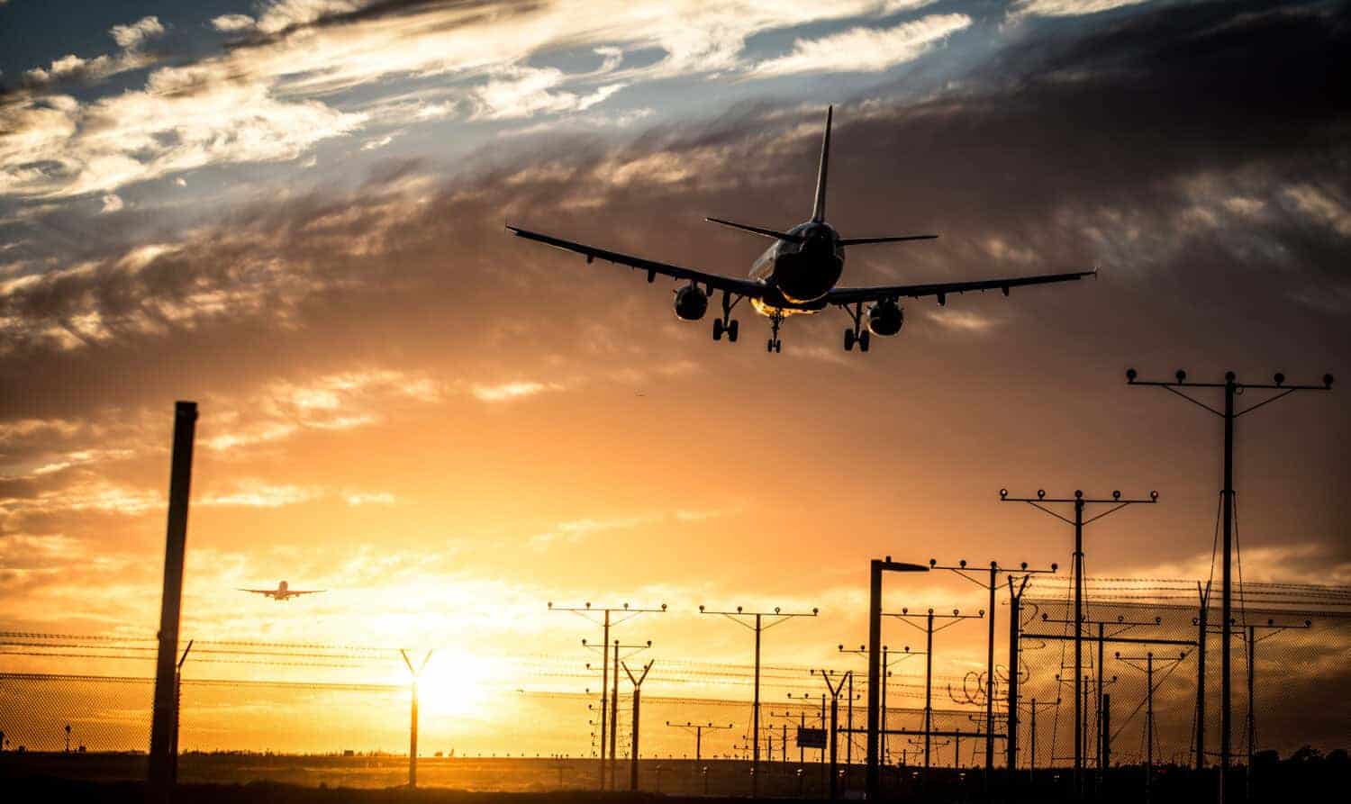 10 US airports with the most scenic landings and takeoffs