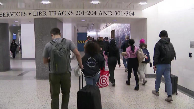 Long Island Rail Road disruptions continue day after Penn Station track ...