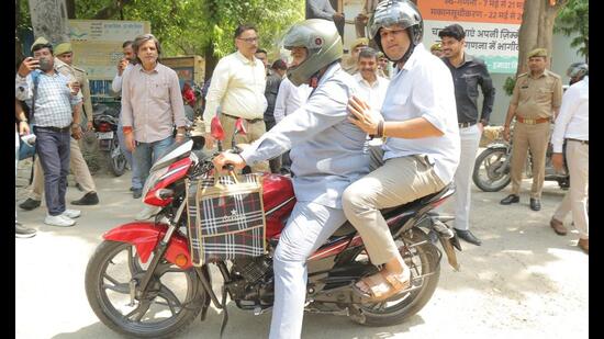 Ghaziabad DM asks officials to carpool, hold virtual meetings amid fuel ...