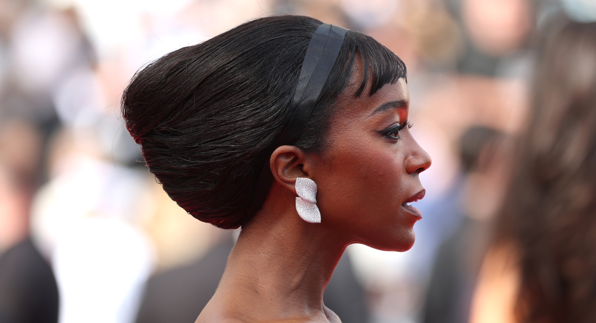How to create the modern French twist, according to celebrity stylists