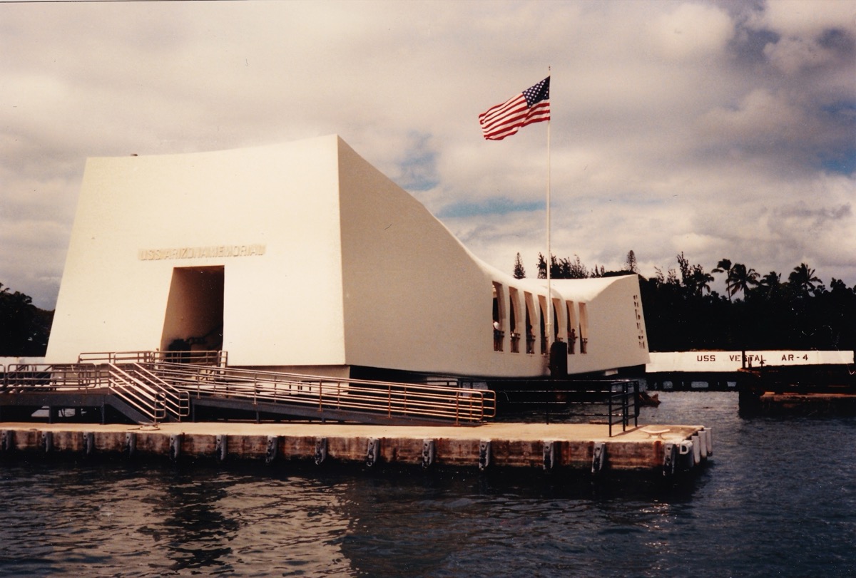 FBI director's secret "VIP snorkel" at Pearl Harbor raises fascinating ...