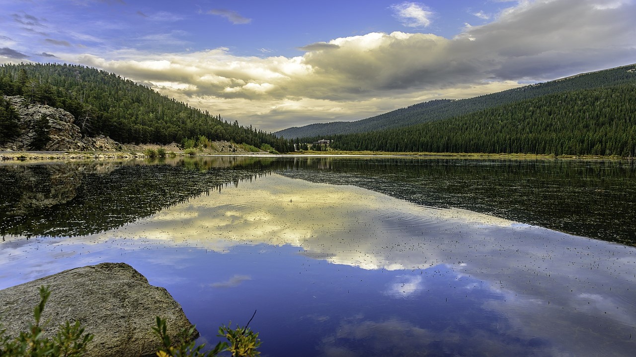 New Hampshire carved this lake out of granite 10,000 years ago and left ...
