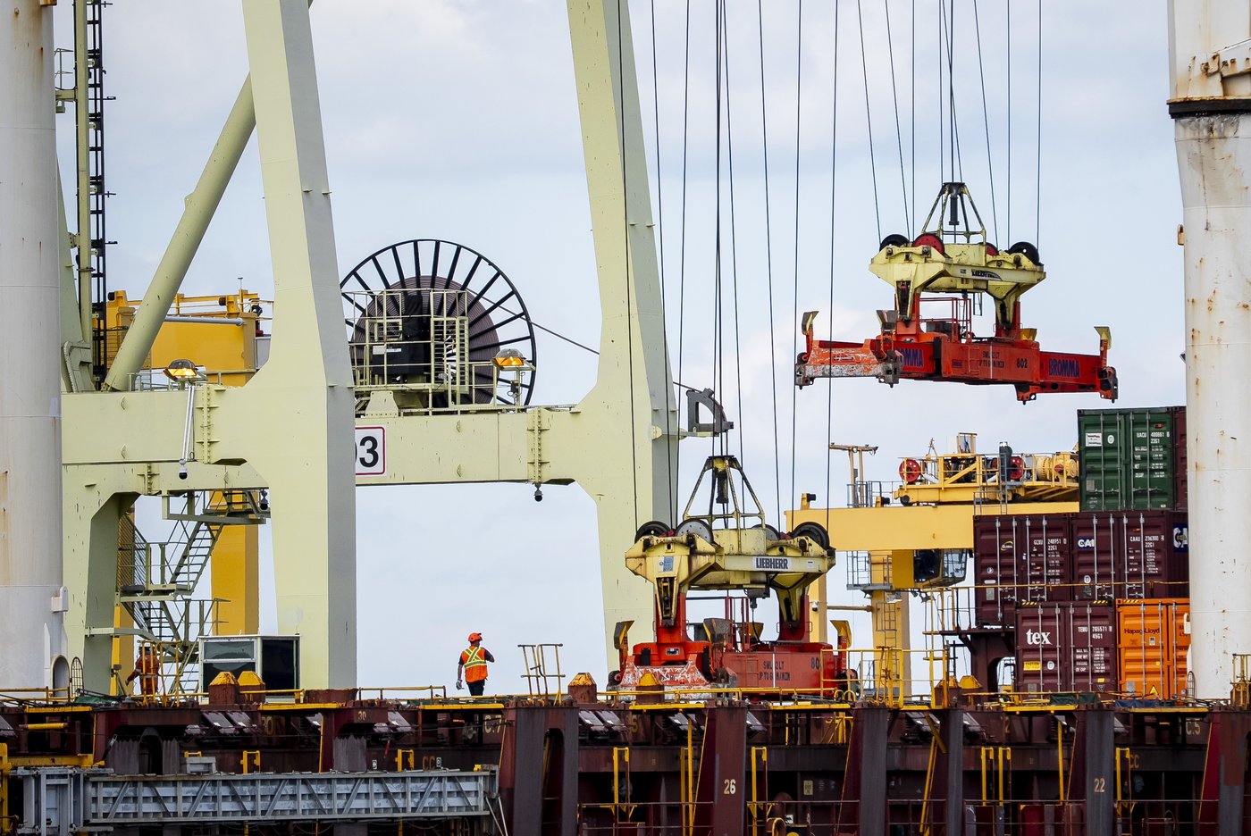Montreal Port Authority names ex-exec as CEO, as leadership questions ...