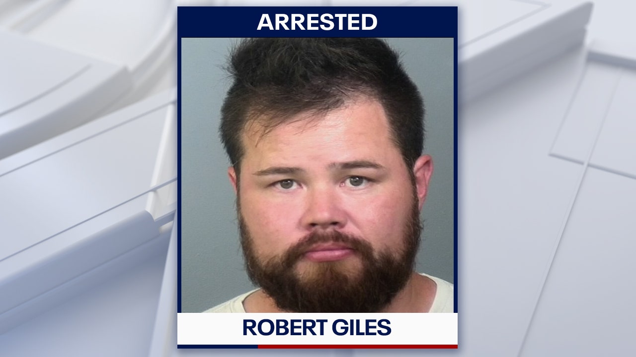 Manatee County father arrested after child finds gun under bed ...