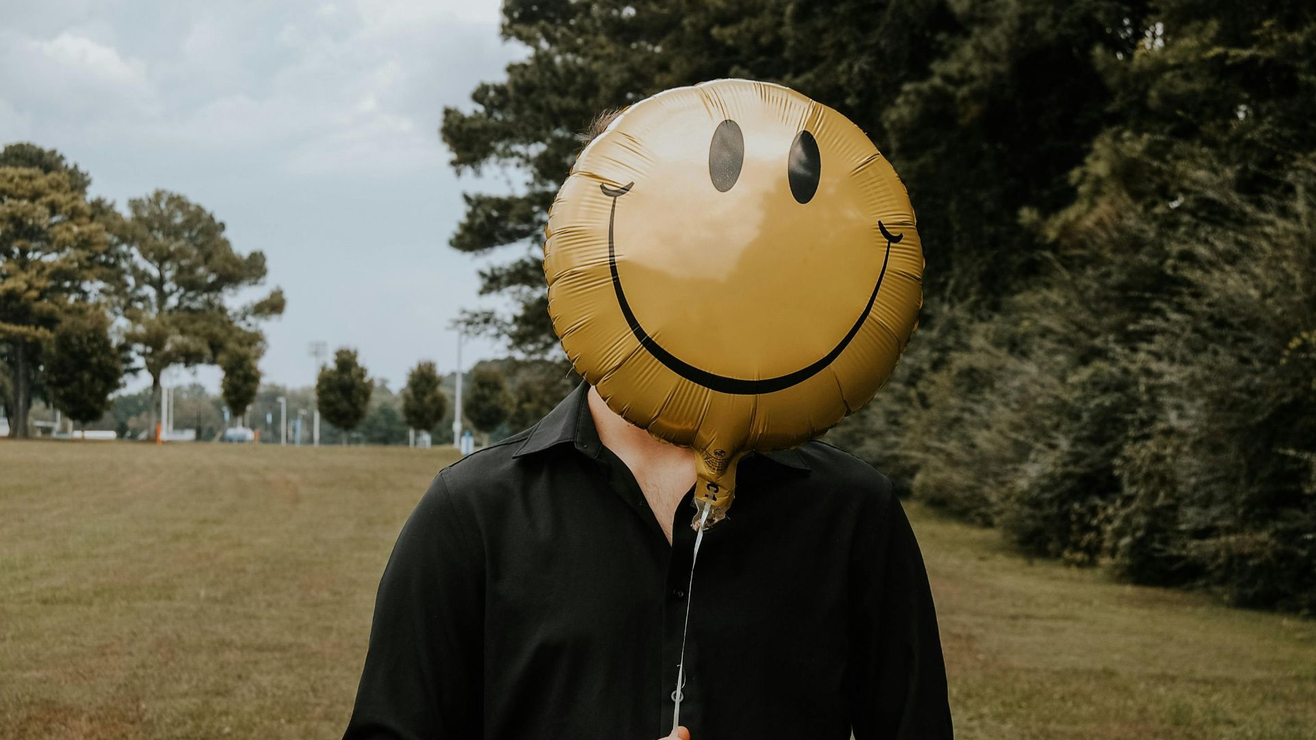 20 things children of emotionally unavailable parents do as adults