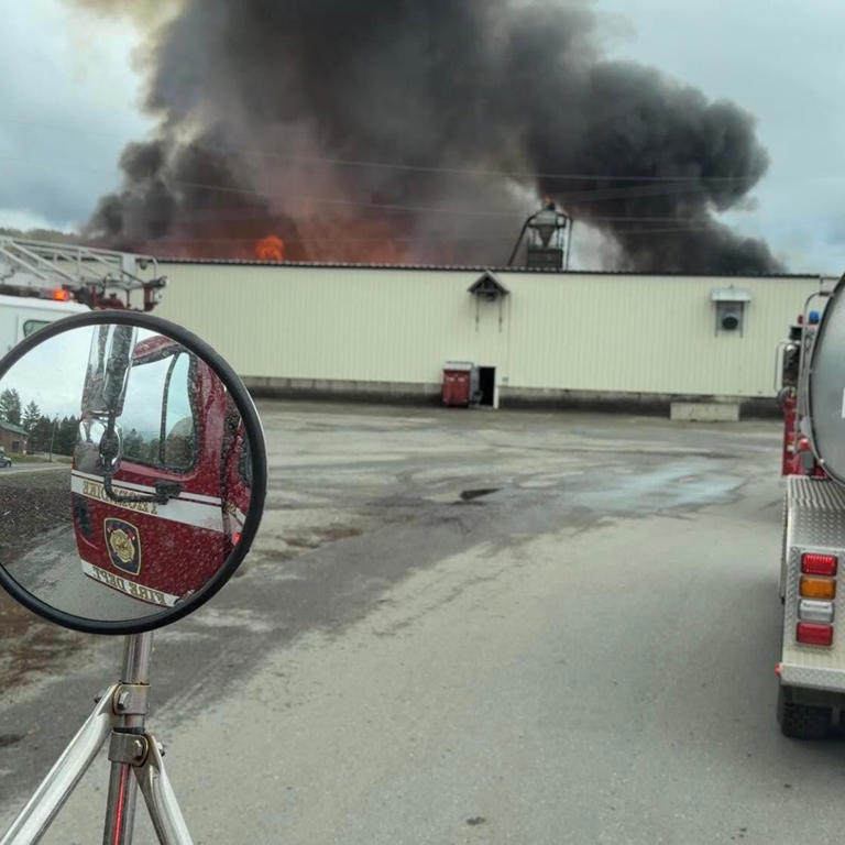 1 firefighter dead, 10 other people injured in fire and explosion at ...