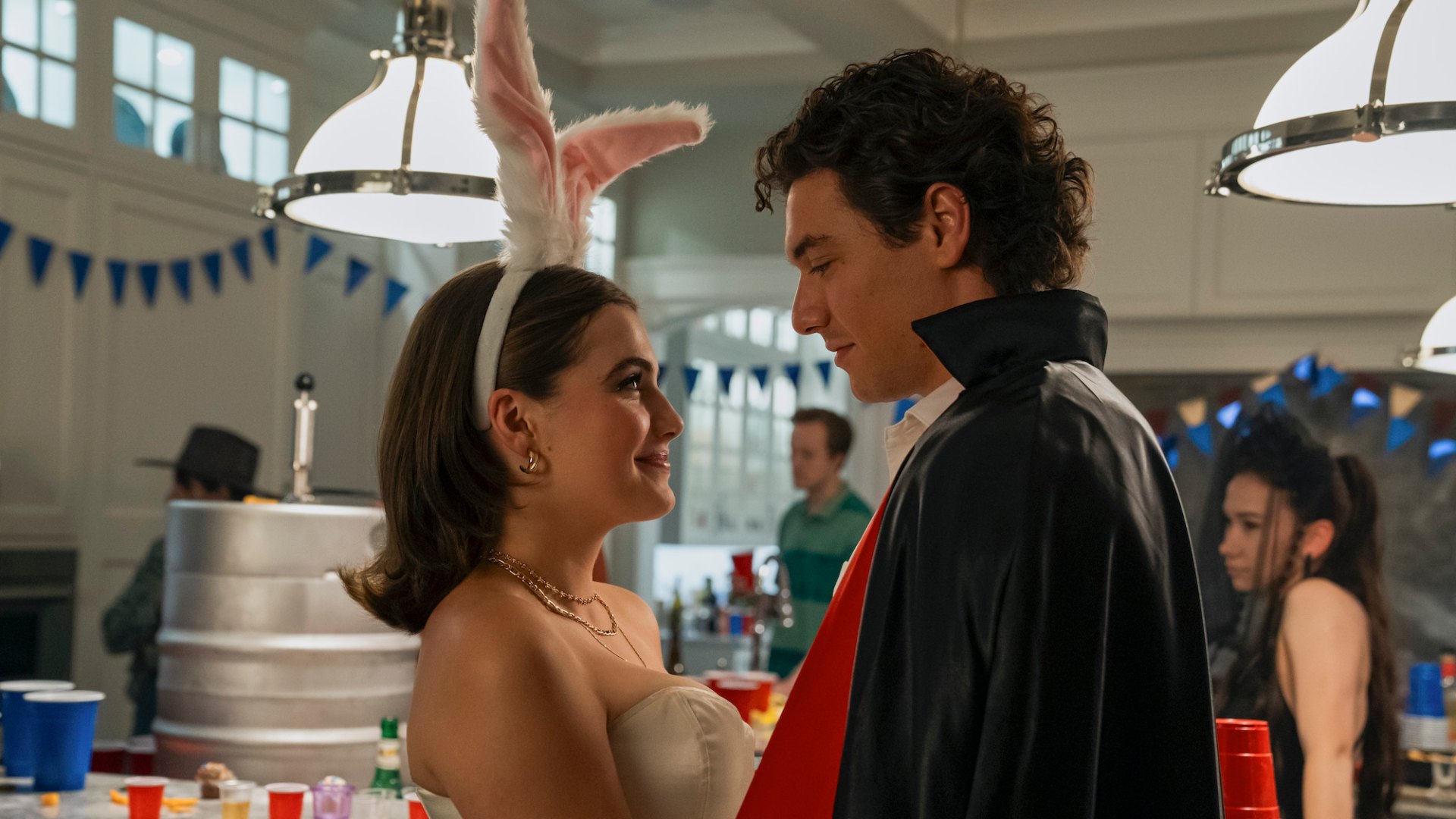 'Off Campus' author Elle Kennedy reveals favorite book change from season 1