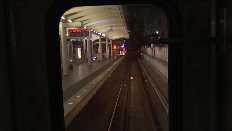 Person hit by Red Line Metro train after falling onto tracks