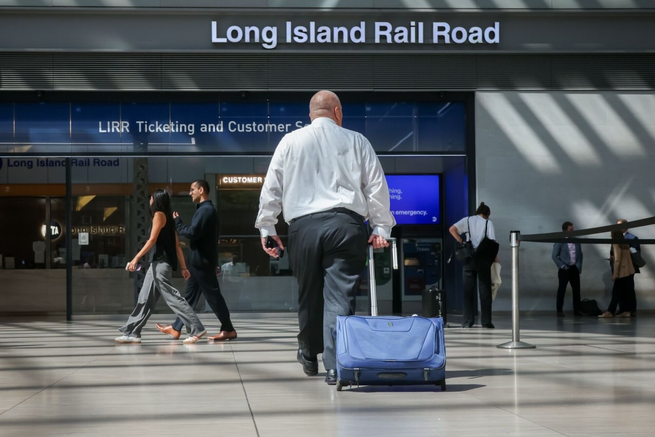LIRR rail workers could go on strike tonight