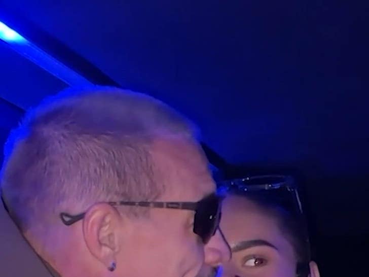 Major Lazer crashes TMZ celebrity tour bus!