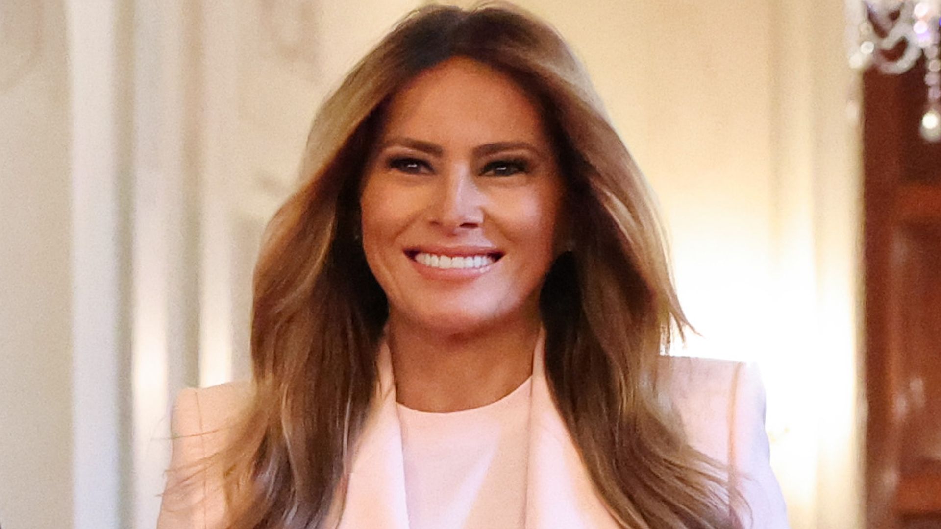Melania Trump’s China-inspired Gucci look turns heads again amid Trump ...