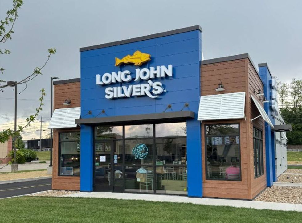 Newly rebuilt Pittsburgh Long John Silver's reopens