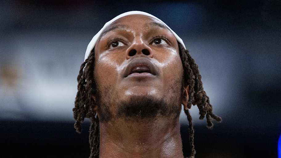 Pelicans' starting center nightmare would only get worse with bonehead ...