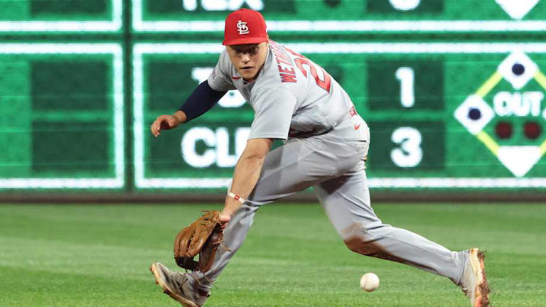 Cardinals rookie JJ Wetherholt gets put in his place by umpire, announcer