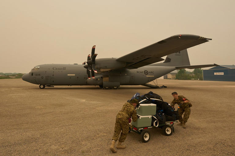 Ottawa paying Lockheed Martin $1.5 billion to maintain Hercules ...