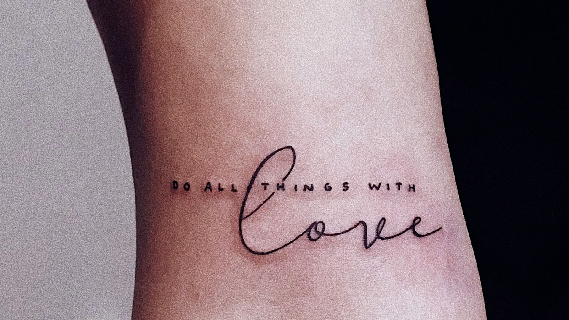 10 female tattoos men think are classy & 10 they think are red flags