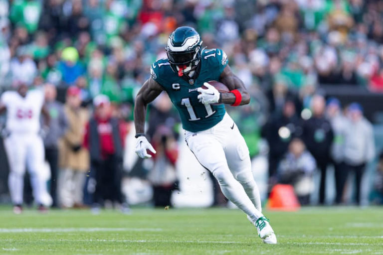 NFL insider drops big update on AJ Brown trade to New England Patriots