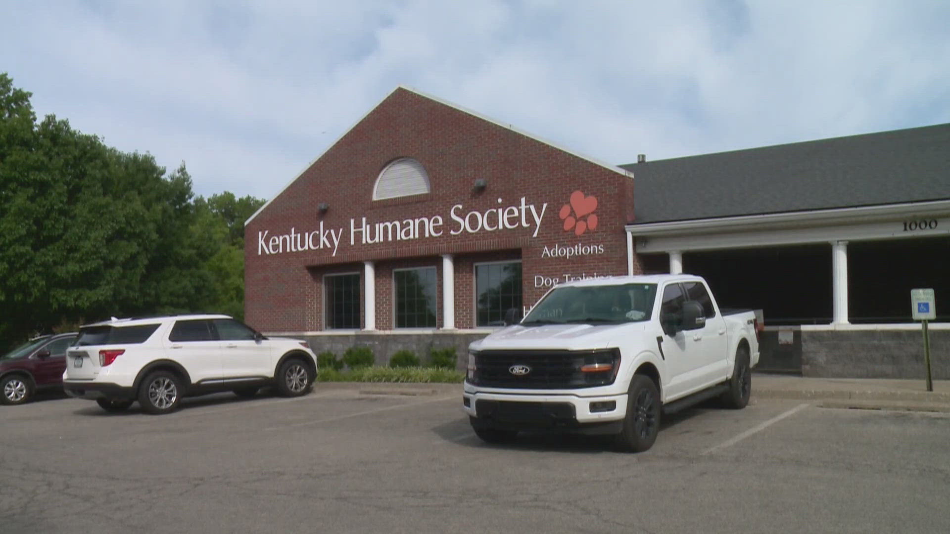 Kentucky Humane Society closing one of its Louisville locations