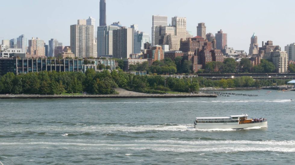 Man's body found in water off Brooklyn Bridge Park: cops