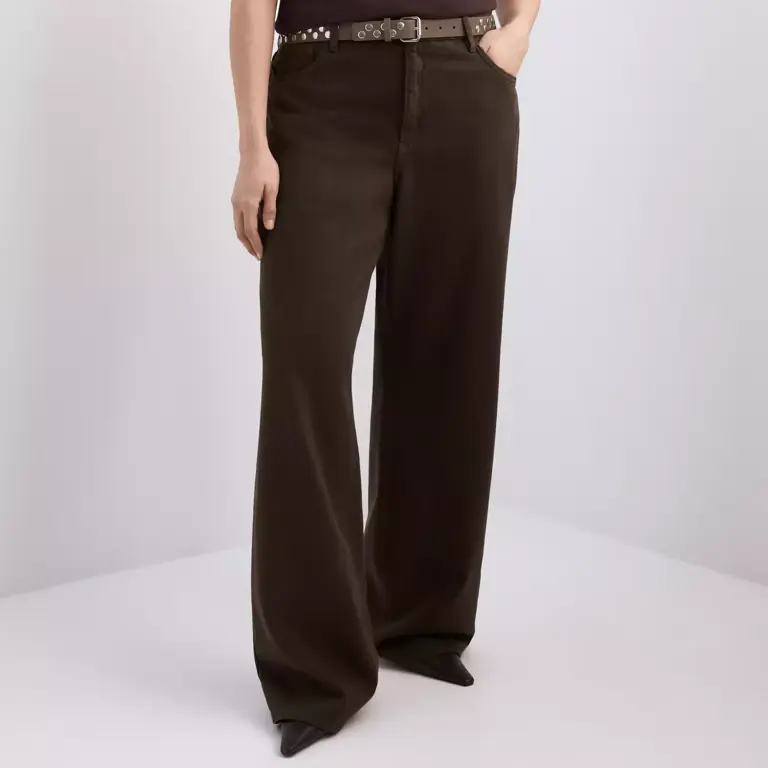 Duchess Sophie's chocolate-brown jeans are the scrumptious alternative ...