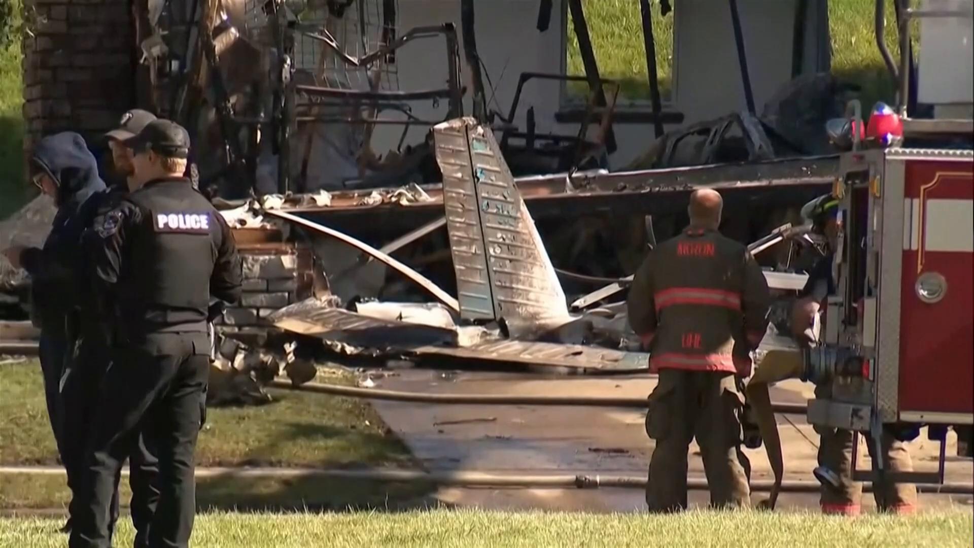 2 people found dead inside a plane that crashed into an Ohio home