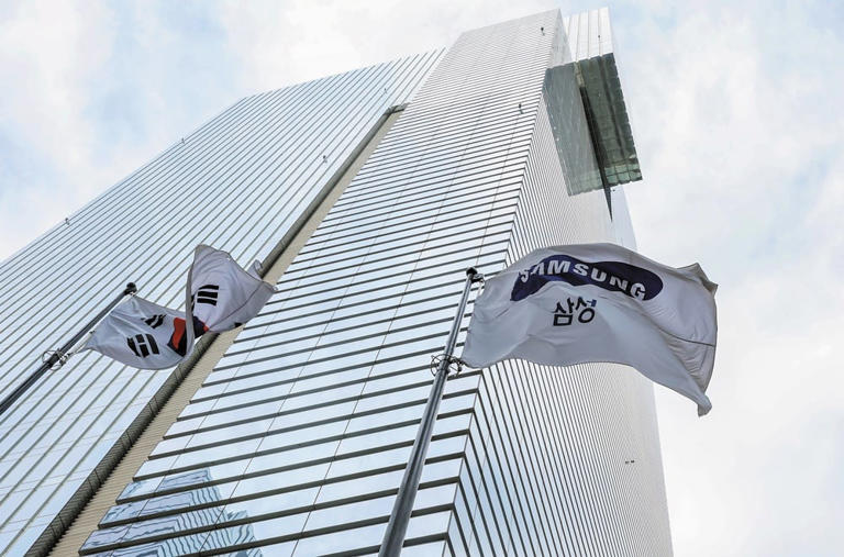 Samsung union's bonus demand sparks scholar flexibility calls