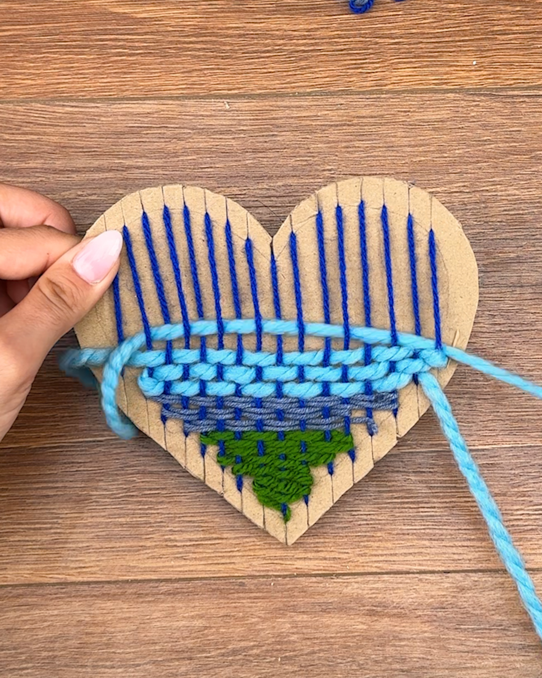 Niedliches DIY-Häkelherz aus Karton💙