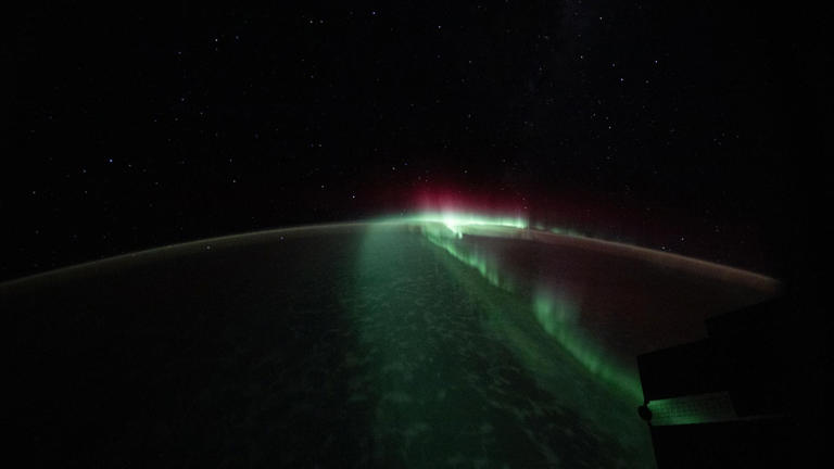 Auroras over Australia look like sci-fi from space | Space photo of the ...