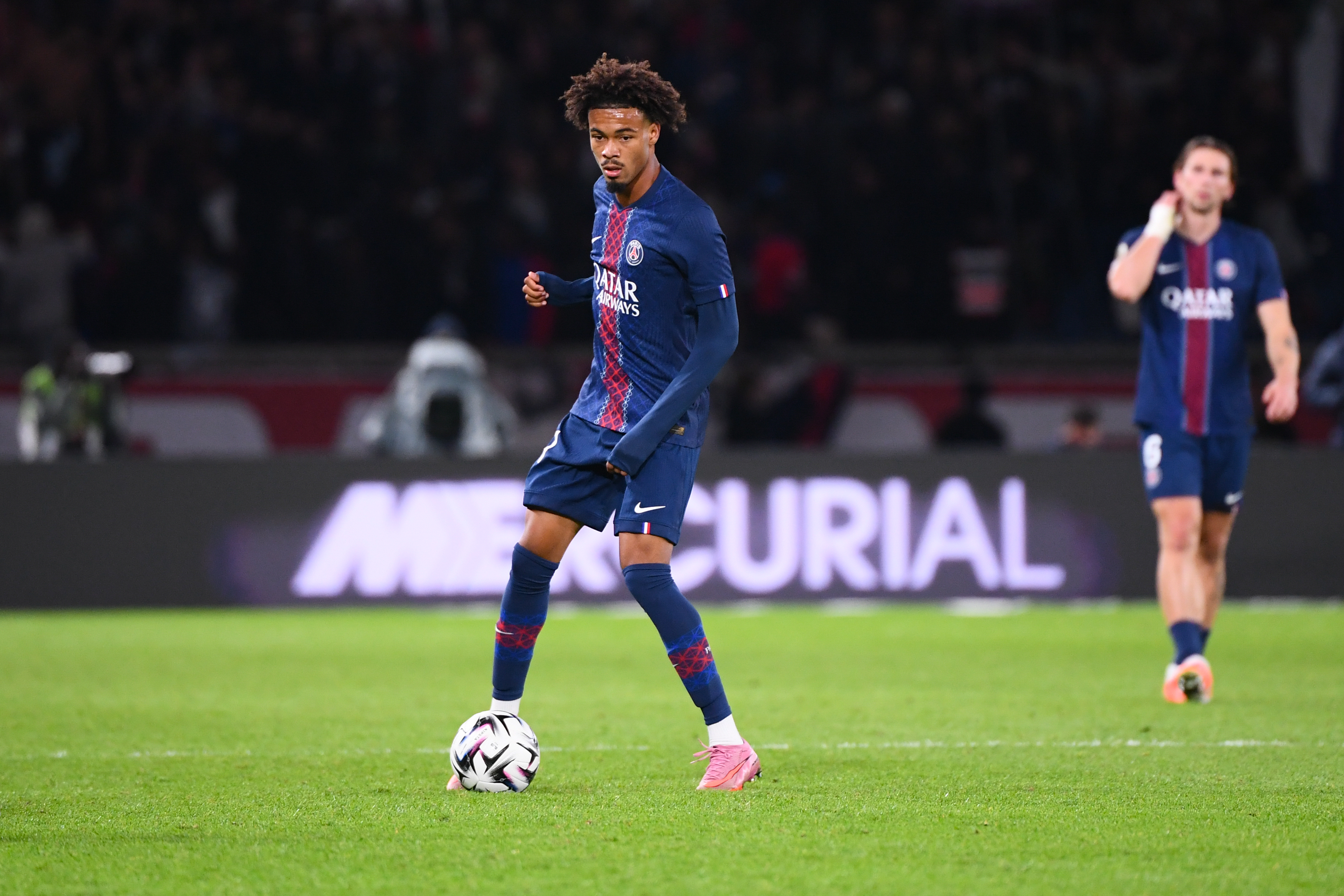 Mathis Jangeal élu meilleur milieu U19, une progression remarquée au PSG