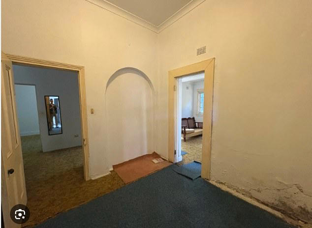 Mould-ridden rental shoots up $450 overnight after Chalmers delivers ...