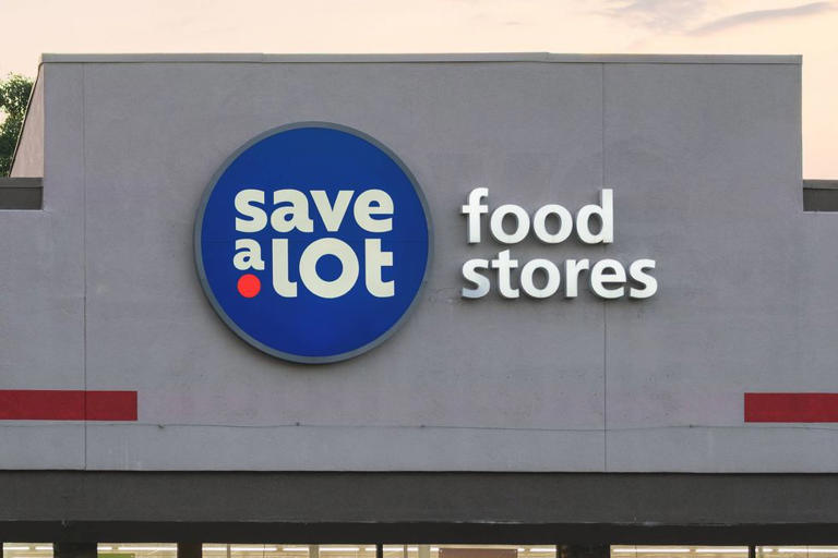 Save A Lot on Genesee in Buffalo permanently closed