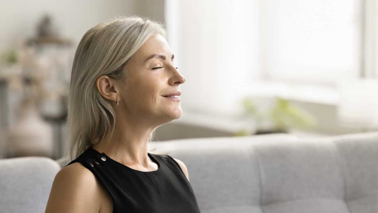 This 30-second vagus nerve exercise erases menopausal brain fog fast