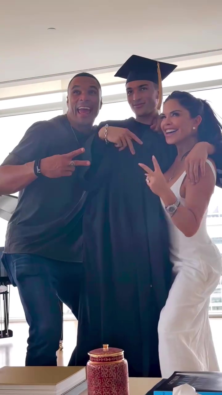 Lauren Sánchez enjoys rare family night out with son Nikko, NFL star ex ...