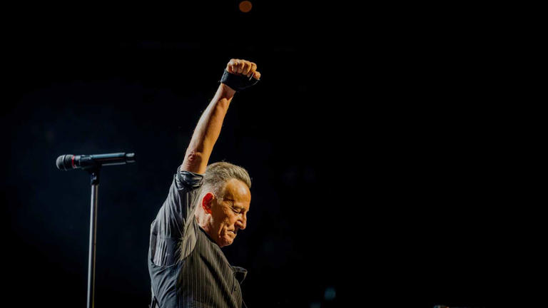 Review: Bruce Springsteen brings hope and dreams to epic 2026 tour ...