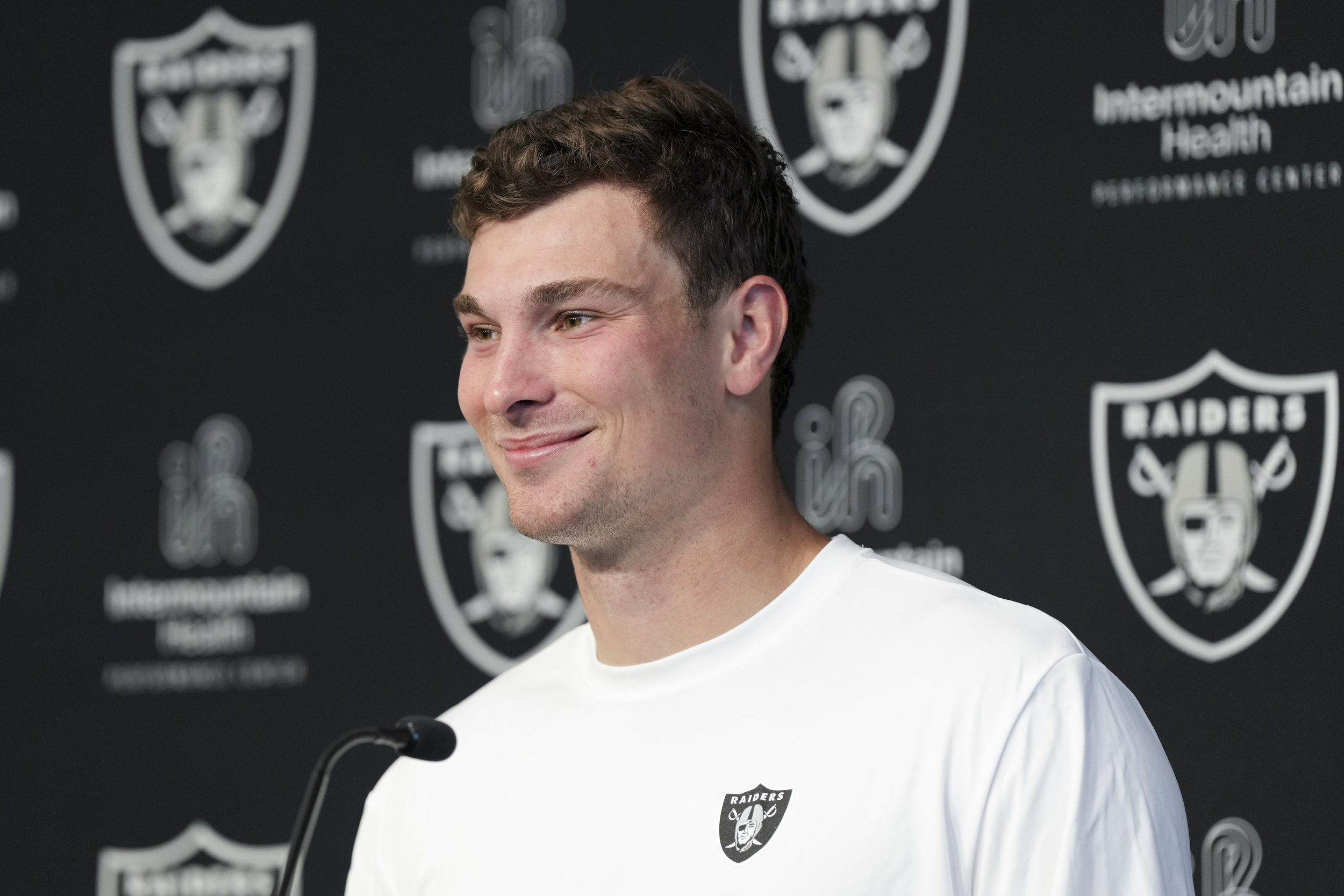 Raiders' Fernando Mendoza gets high praise ahead of Kirk Cousins QB battle