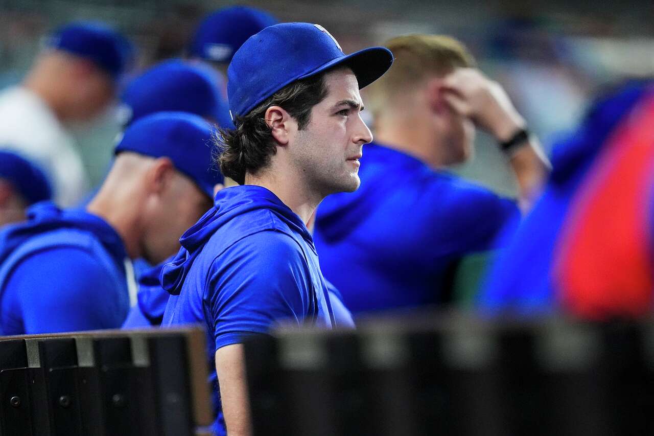 Josh Smith back with Rangers after week in hospital with viral meningitis