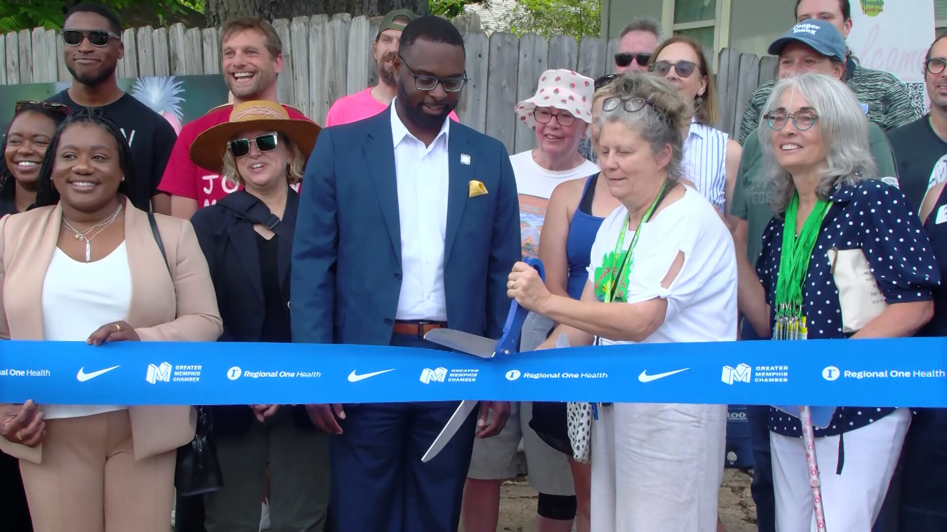 Ribbon cut on completed Cooper-Young beautification project