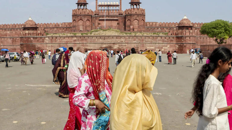 Delhi weather today: Mercury to cross 40°C again after dust storm, IMD ...
