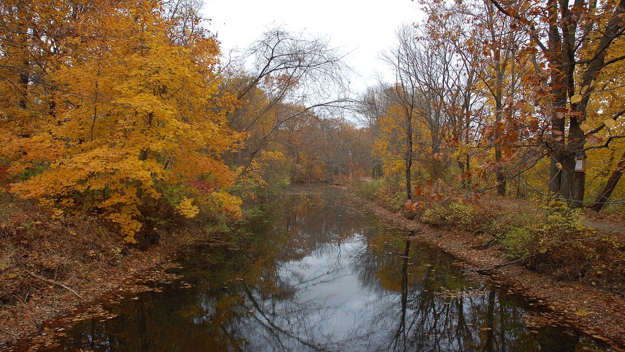 The hand-dug canal that built modern America is hiding in plain sight ...