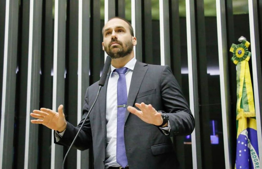 Novo vazamento revela que Eduardo Bolsonaro controlava recursos de ...