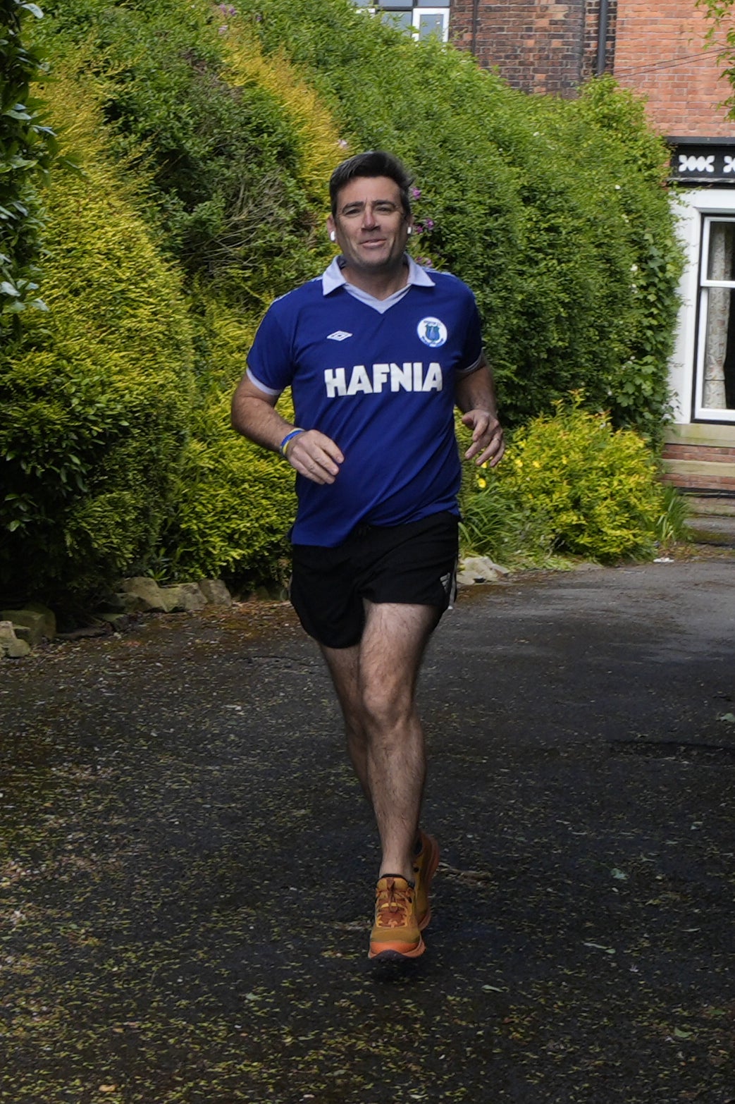 Pressure on Starmer ramps up as Burnham one step closer to challenge