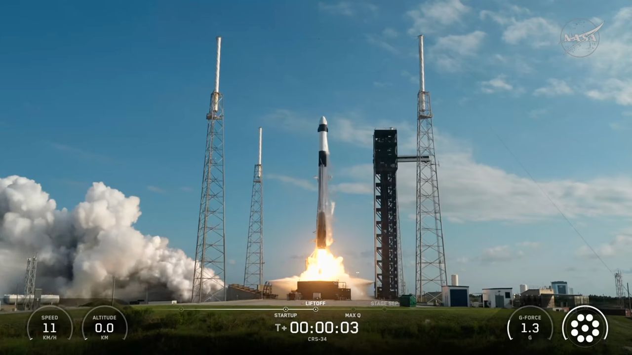 SpaceX launches 6,500 pounds of cargo to the International Space ...