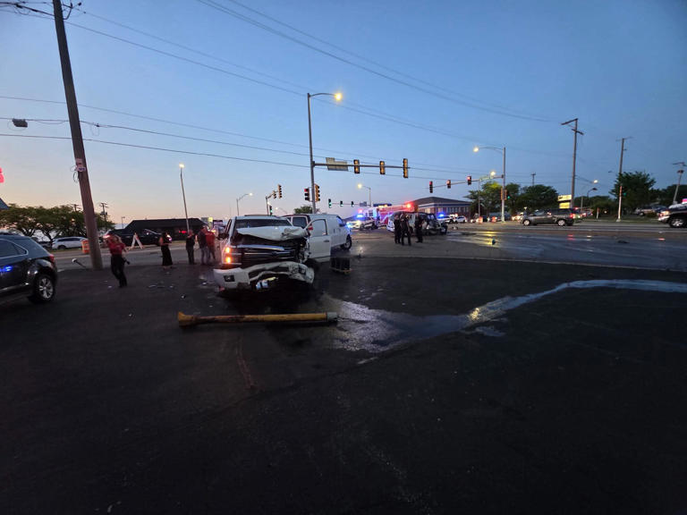 Serious injuries reported following crash at Alpine, Newburg roads ...