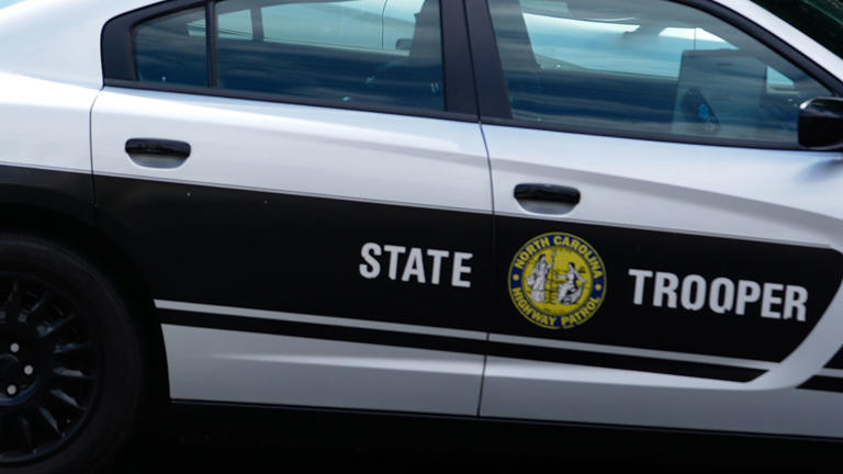 4 hospitalized after I-40 crash in Sampson County