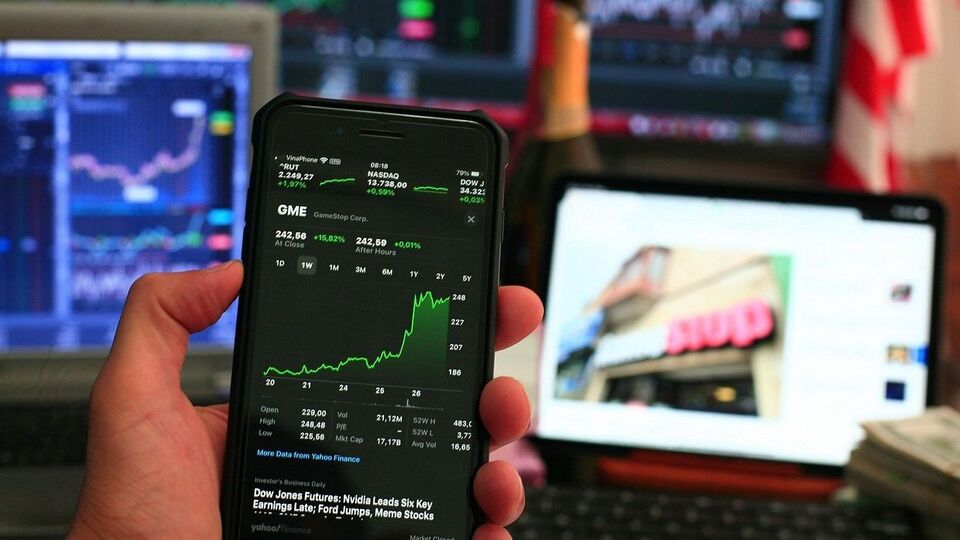 Wipro and Bajaj Auto announce share buybacks: Why are companies doing ...