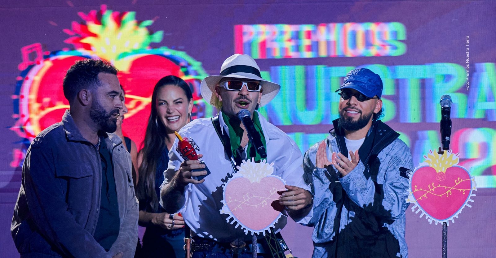Feid dedicó palabras a Karol G en Premios Nuestra Tierra tras su ruptura