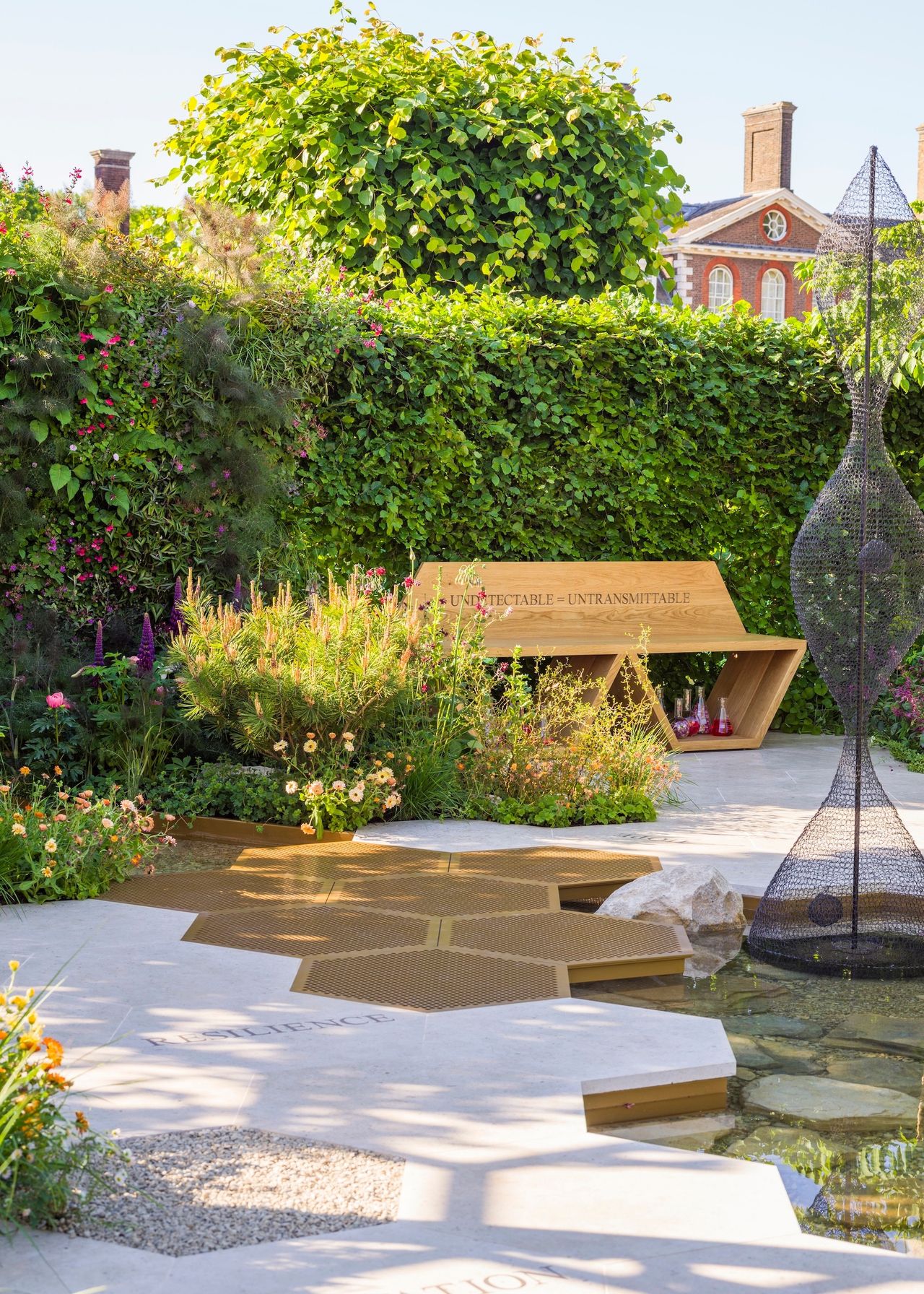 5 tricks to make your garden paths look better designed