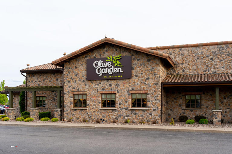 Olive Garden’s hiring process includes 'AI personality tests'